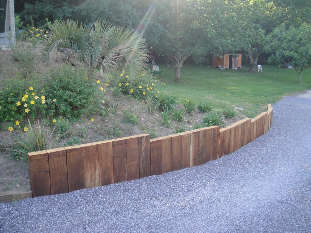 Pose de vos traverses en bois par Gravières Barradour à Bayonne